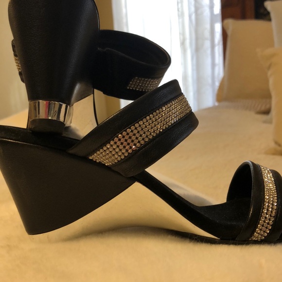 Onyx | Shoes | Onyx Black And Silver Dress Sandals | Poshmark